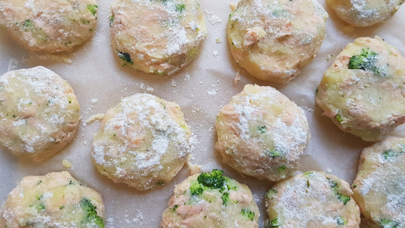 Quick & easy egg free fish cakes for kids | The Allergy Mums Club
